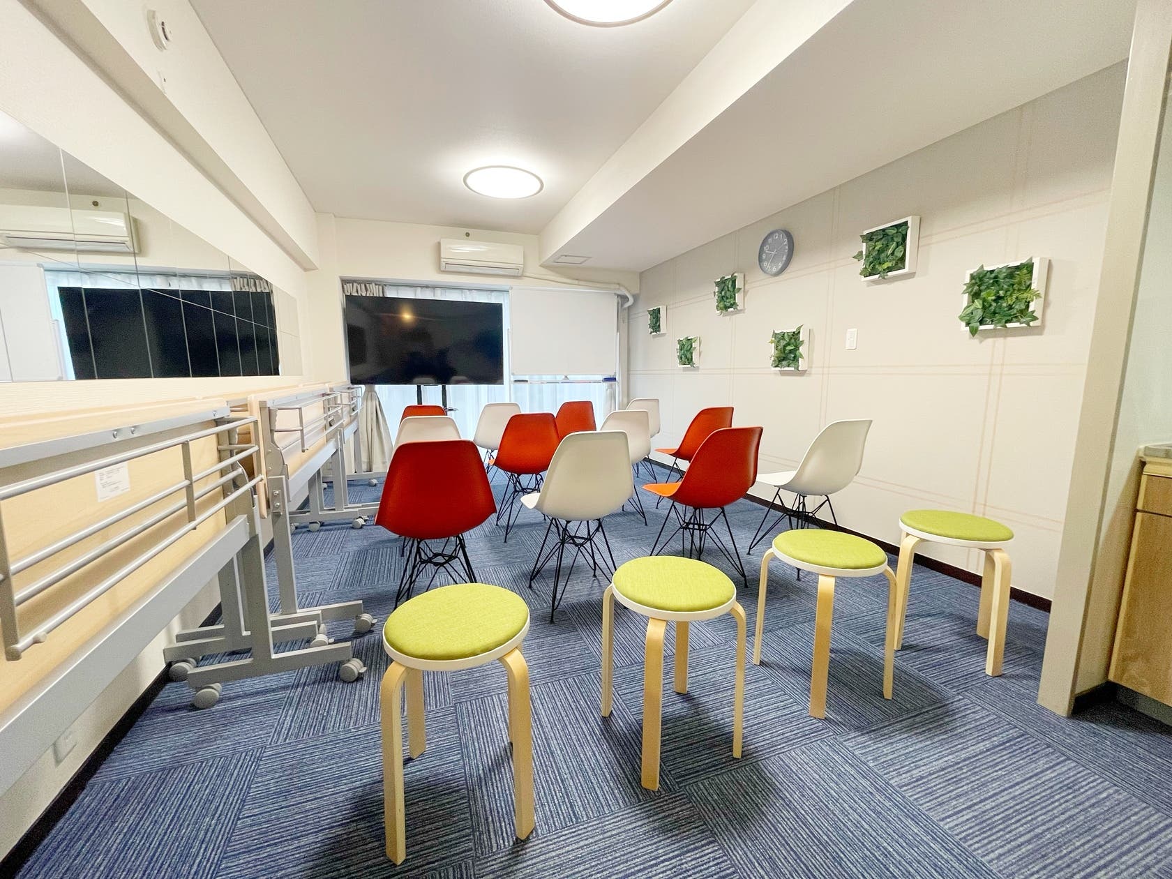 【九段下駅徒歩3分！16名利用可！】大型モニター・WiFi・ホワイトボード無料！ふれあい貸し会議室 九段下A-802の写真17