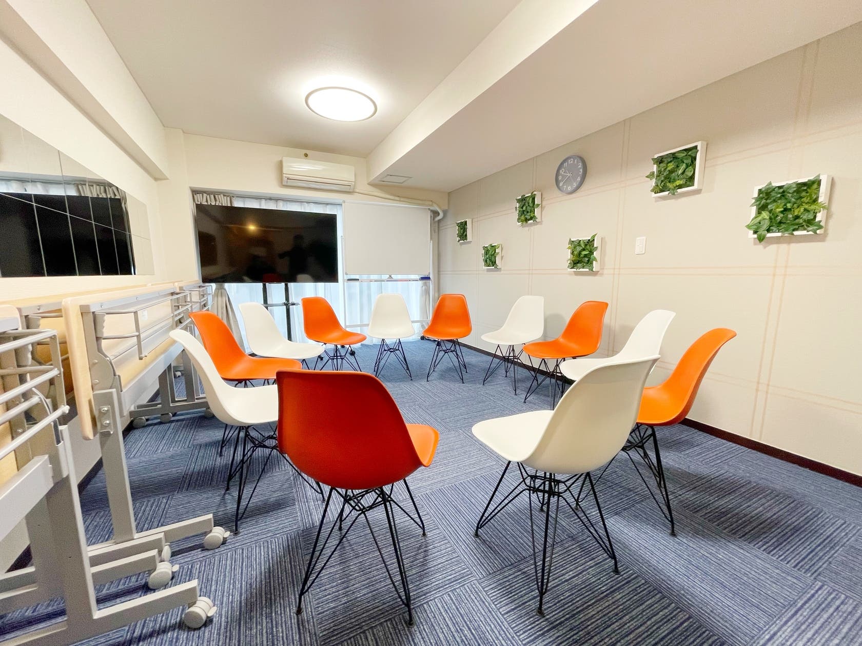 【九段下駅徒歩3分！16名利用可！】大型モニター・WiFi・ホワイトボード無料！ふれあい貸し会議室 九段下A-802の写真18