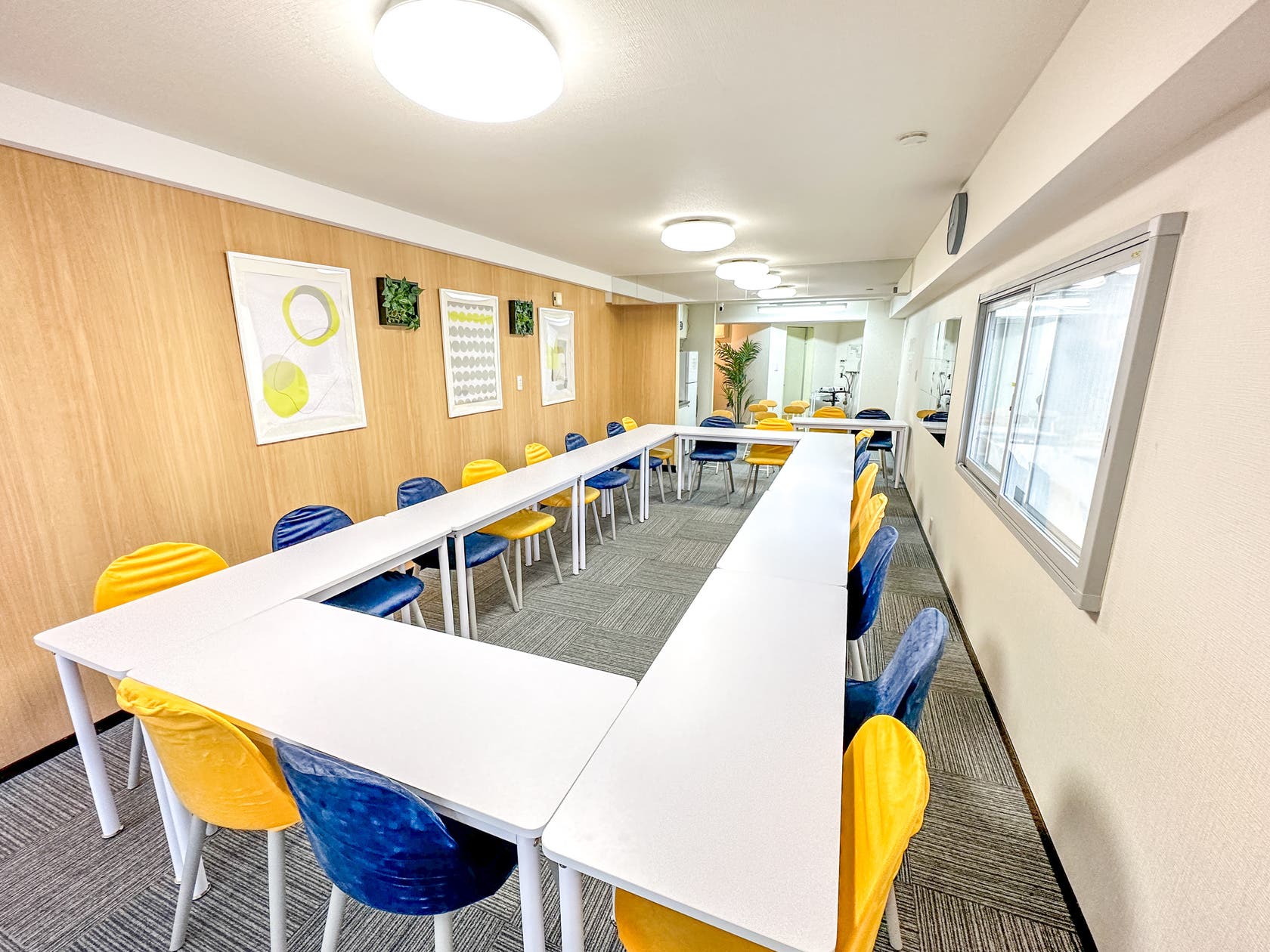 【九段下駅徒歩3分！30名利用可！】プロジェクター・WiFi・ホワイトボード・冷蔵庫完備！ふれあい貸し会議室 九段下B-804の写真6