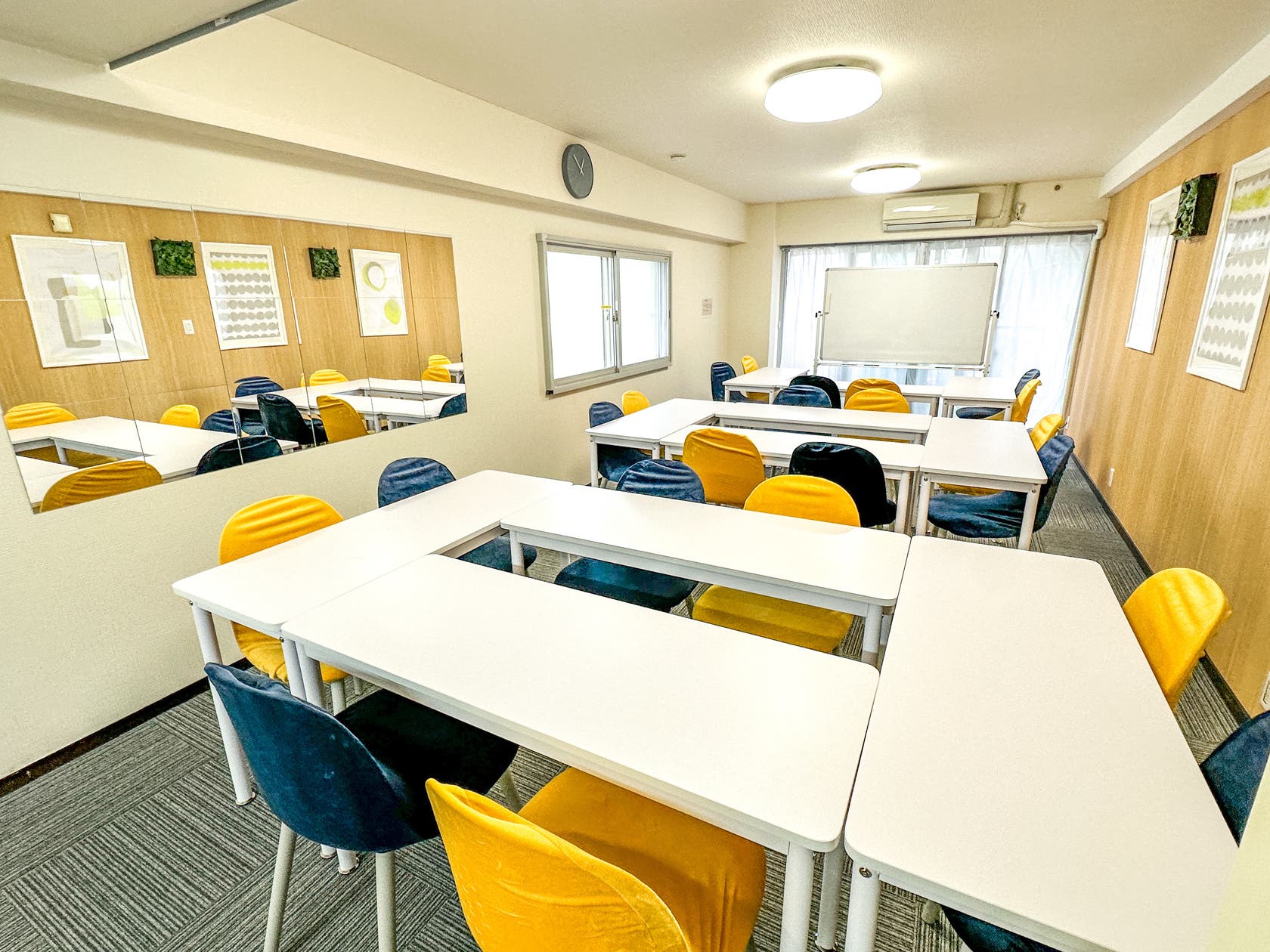 【九段下駅徒歩3分！30名利用可！】プロジェクター・WiFi・ホワイトボード・冷蔵庫完備！ふれあい貸し会議室 九段下B-804の写真9