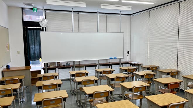 <英進館香椎本館レンタルスペース201教室>25名収容💺セミナー/ワークショップ/会議/ボードゲームの写真1