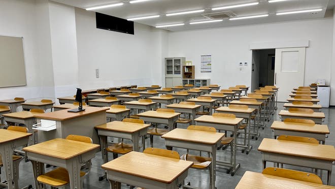 <英進館香椎本館レンタルスペース202教室>70名収容💺セミナー/ワークショップ/会議/ボードゲームの写真4