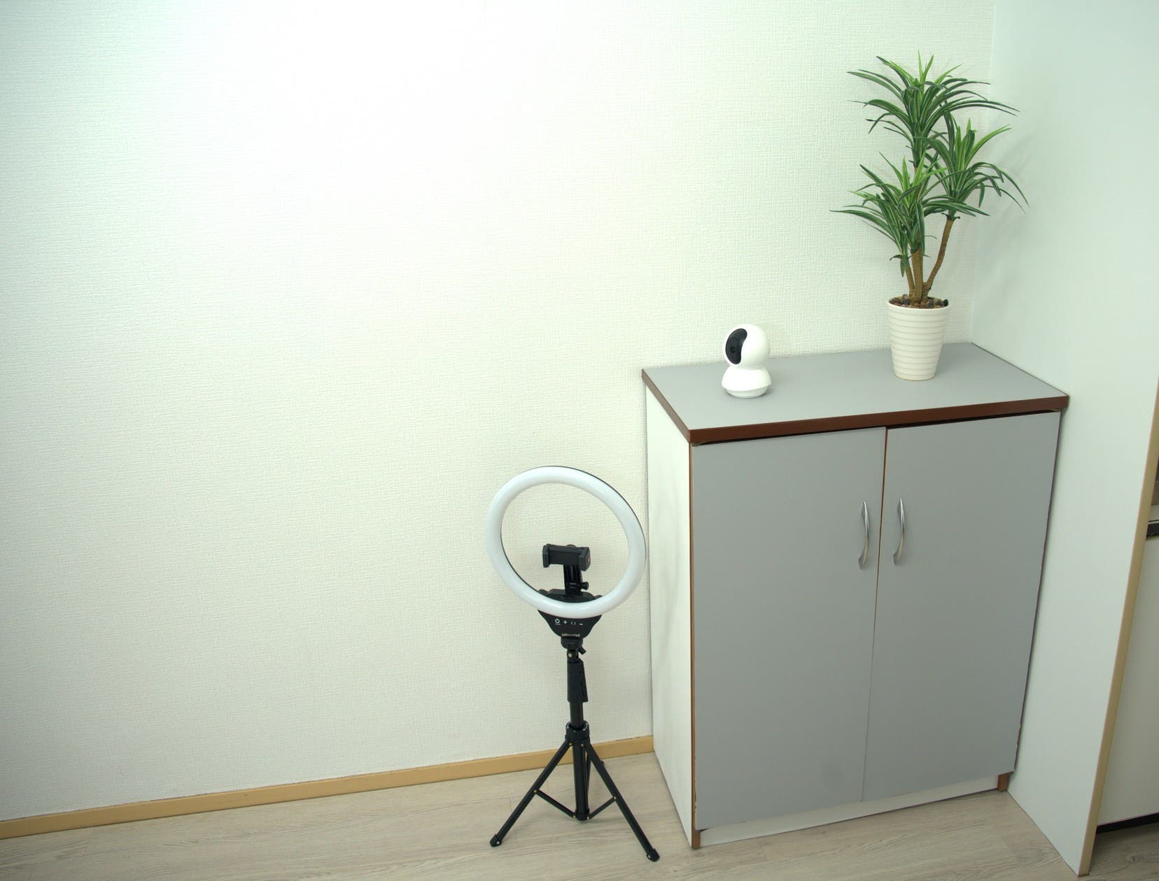 博多駅より徒歩1分！/当日予約10%割引/高速光Wi-Fi/モニター/ホワイトボード/リングライト等の写真7