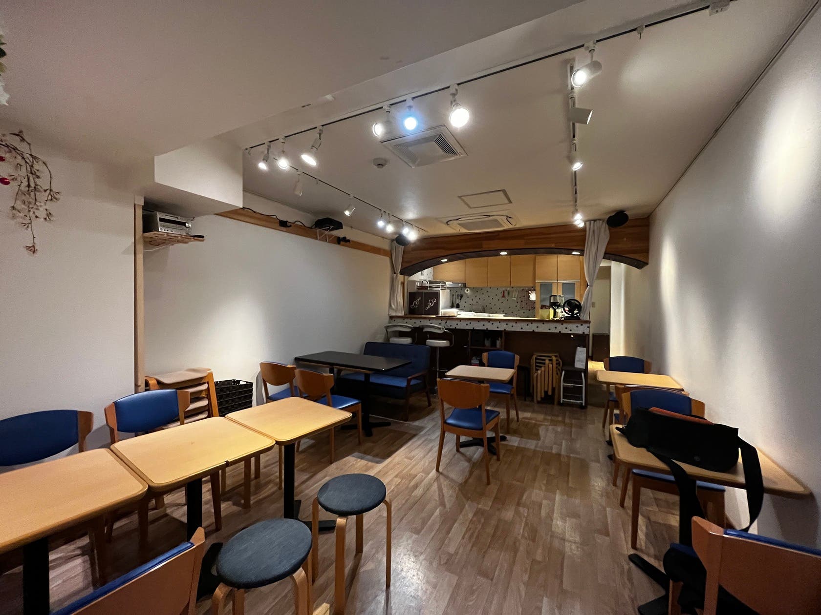 明大前駅から2分の隠れ家多目的カフェで、ライブパーティー！、DVD鑑賞会、スポーツ観戦、イベント、ママ会、送迎会などの写真6