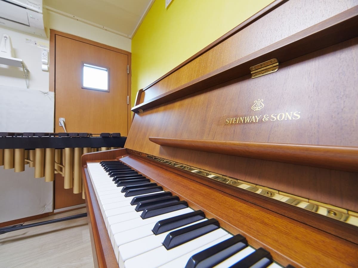 【個人／法人／教室開催OK】スタィンウェイピアノ／マリンバ／防音室《24時間利用可／要予約》：Bルームの写真5