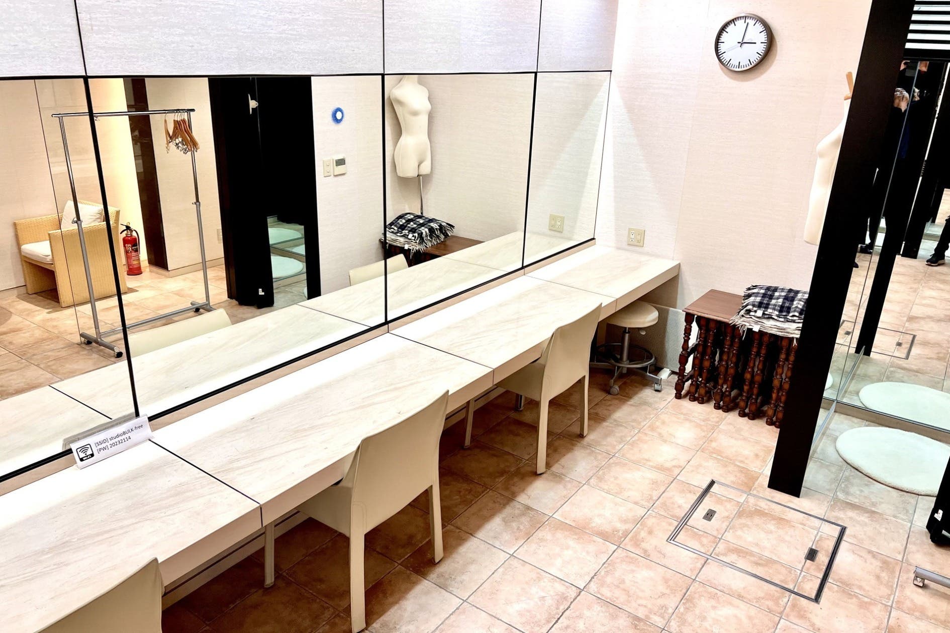 12- 2 メイクルーム（4名様用）の画像3