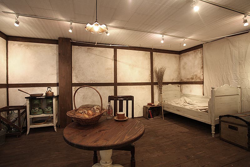 【スタジオトルテ】京都地下鉄 醍醐駅から徒歩6分のアンティークスタイルなレンタルフォトスタジオの写真4