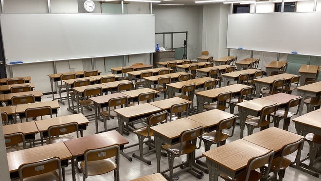 <英進館薬院本校レンタルスペース別館3階>60名収容💺セミナー/ワークショップ/会議/ボードゲームの写真2