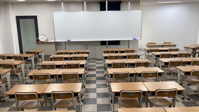 <英進館薬院本校レンタルスペース別館5階>60名収容💺セミナー/ワークショップ/会議/ボードゲームの写真4