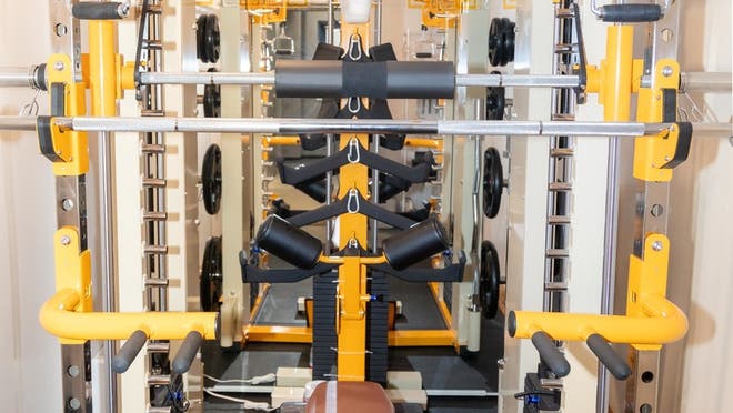 河原町駅5分 完全個室レンタルジム 複合型マシン 筋トレ 更衣室&シャワー完備 撮影可 パーソナルトレーニング 個人利用の写真2