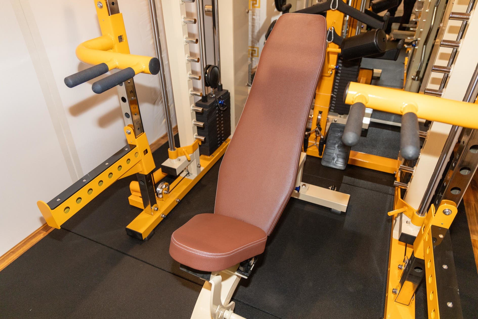 河原町駅５分　完全個室レンタルジム　複合型マシン　筋トレ　更衣室＆シャワー完備　撮影可　パーソナルトレーニング　個人利用の写真5