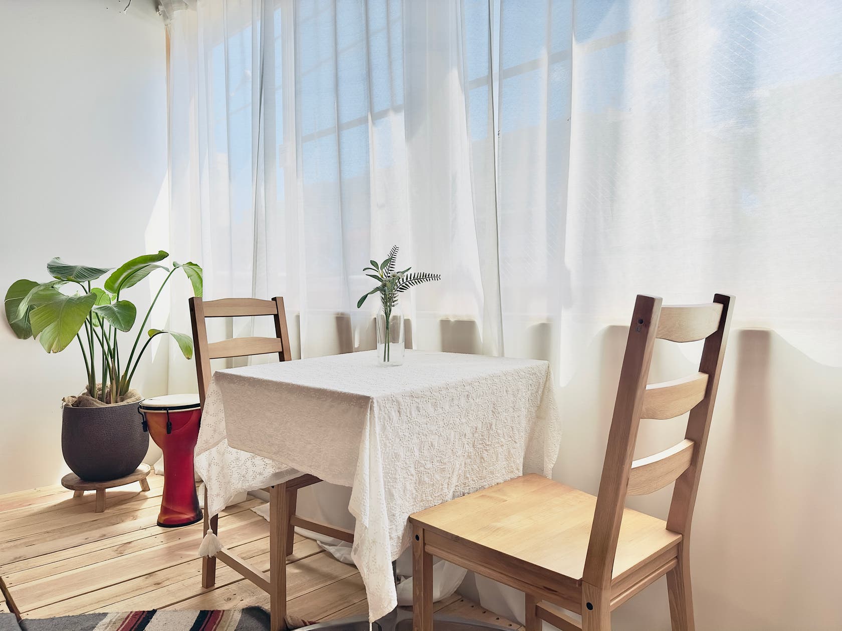 ベストホスト運営✨【目白駅3分】天高5m自然光の入る広い倉庫スタジオ！ダンス練習、窓際・白壁撮影/アンティーク&ビンテージ家具の写真21