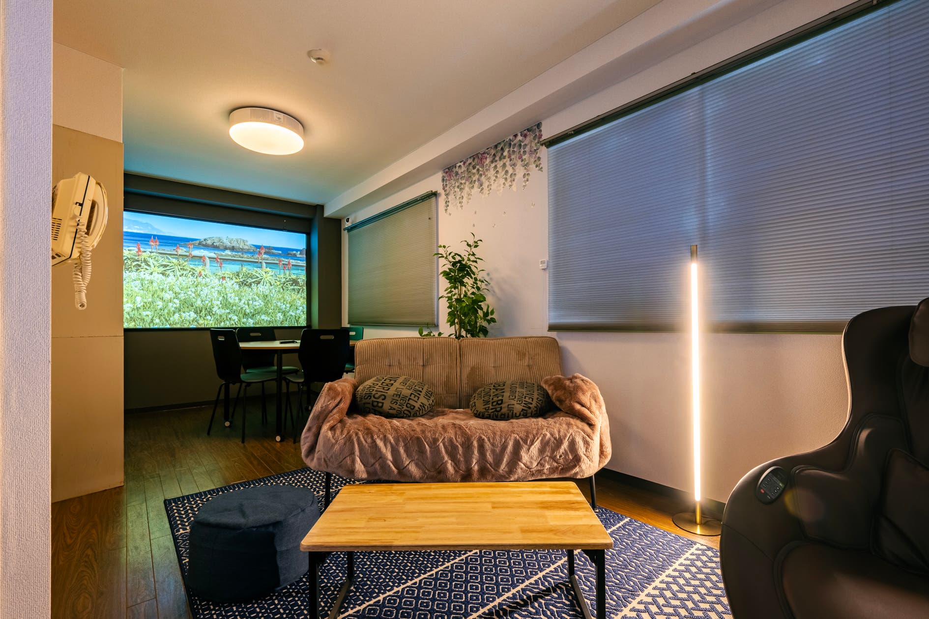 隠れ家シアタールームJIZAI目黒🎬目黒駅5分❗映画鑑賞🎥スクリーン🎞ﾌﾟﾛｼﾞｪｸﾀｰ👀4Kテレビ📺の写真8