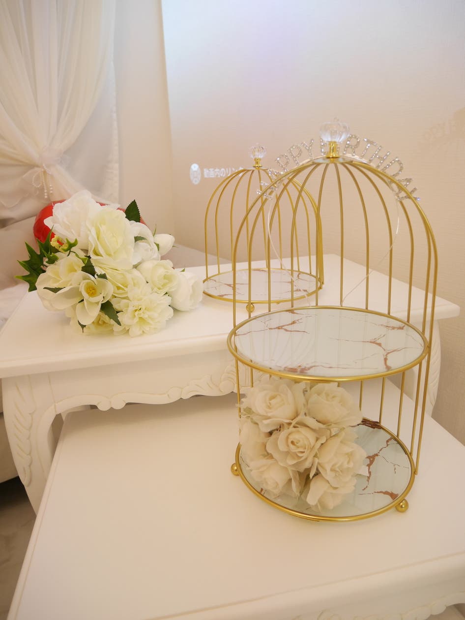 ホワイトフラワーブーケ💐・鳥かご（２種）・happy birthdayカチューシャ🤍の画像1