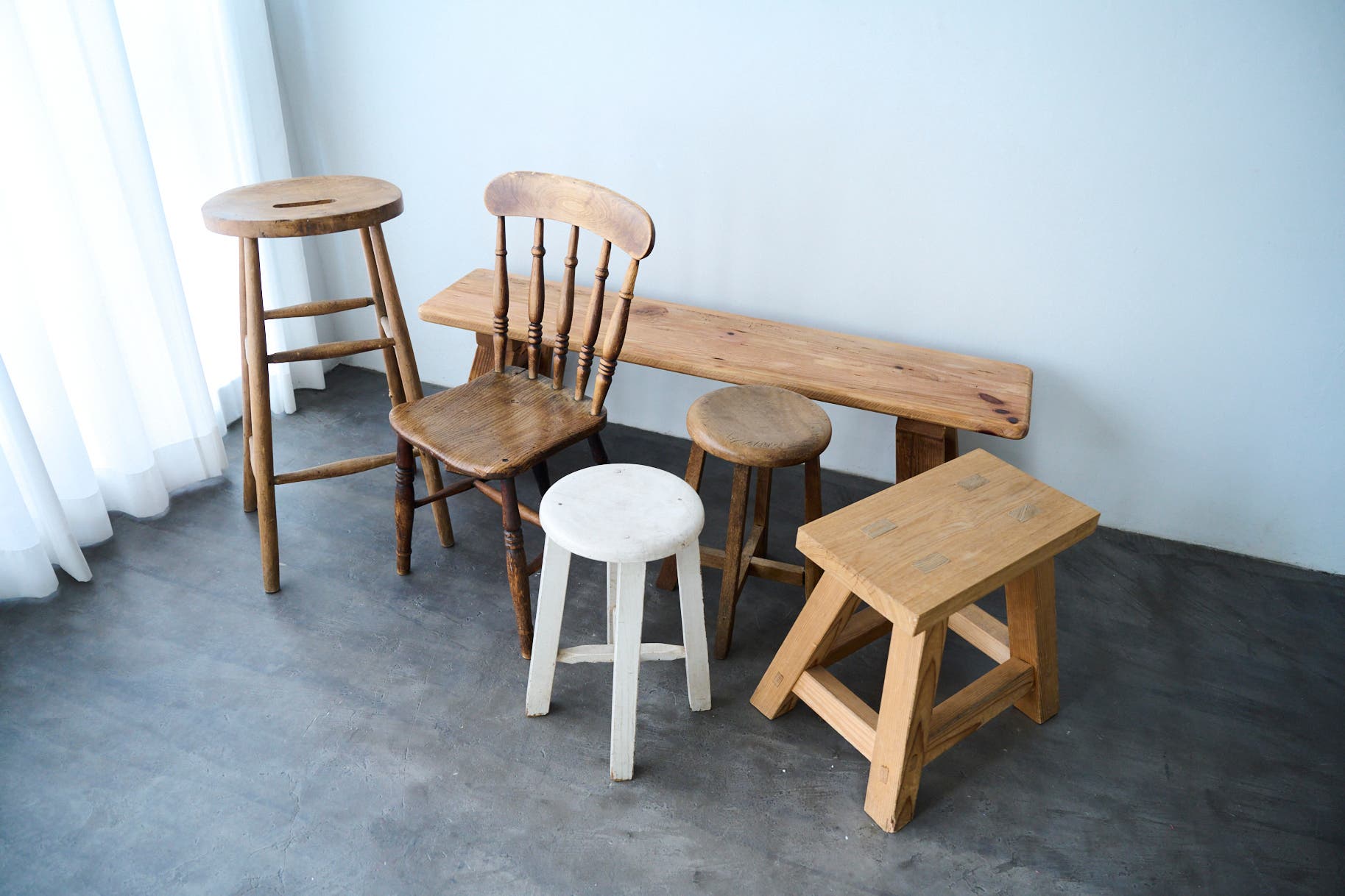 優しい自然光と白壁で撮影できる小さいフォトスタジオの写真6