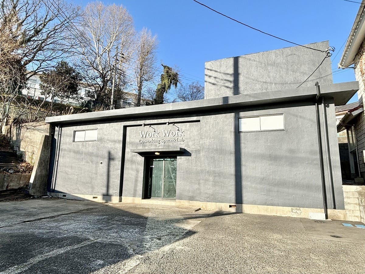 JR成田駅・京成成田駅から徒歩7分/駐車場・駐輪場充実/屋外喫煙/学習/オンライン会議・面接/商談・打合せ/オープンスペースの写真6