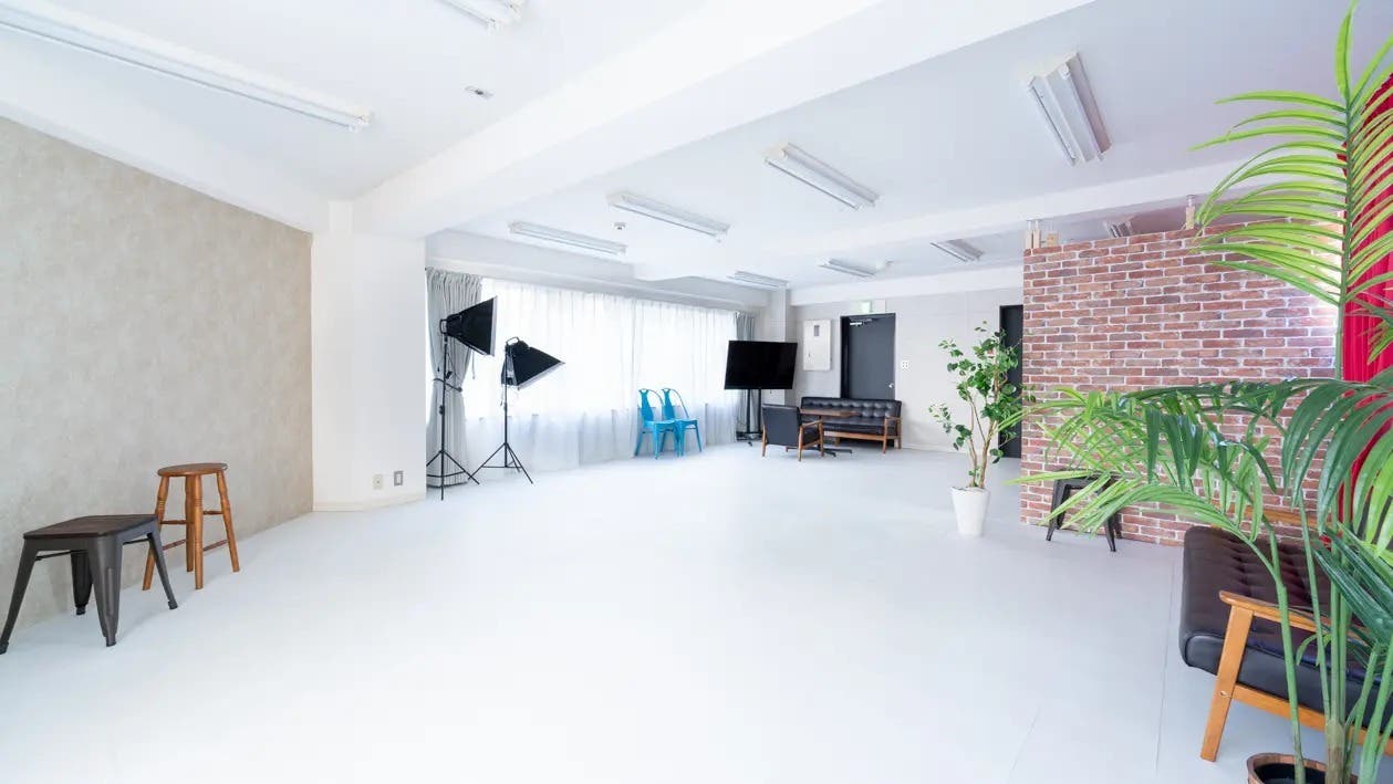 白基調の撮影空間｜動画・ポートレート🌼メイクルーム🪞照明機材💡横浜🌃みなとみらい[32]の写真4