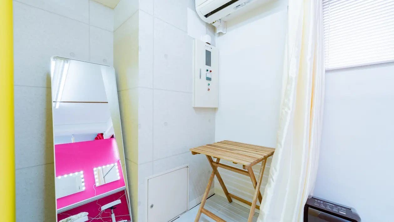 白基調の撮影空間｜動画・ポートレート🌼メイクルーム🪞照明機材💡横浜🌃みなとみらい[32]の写真24