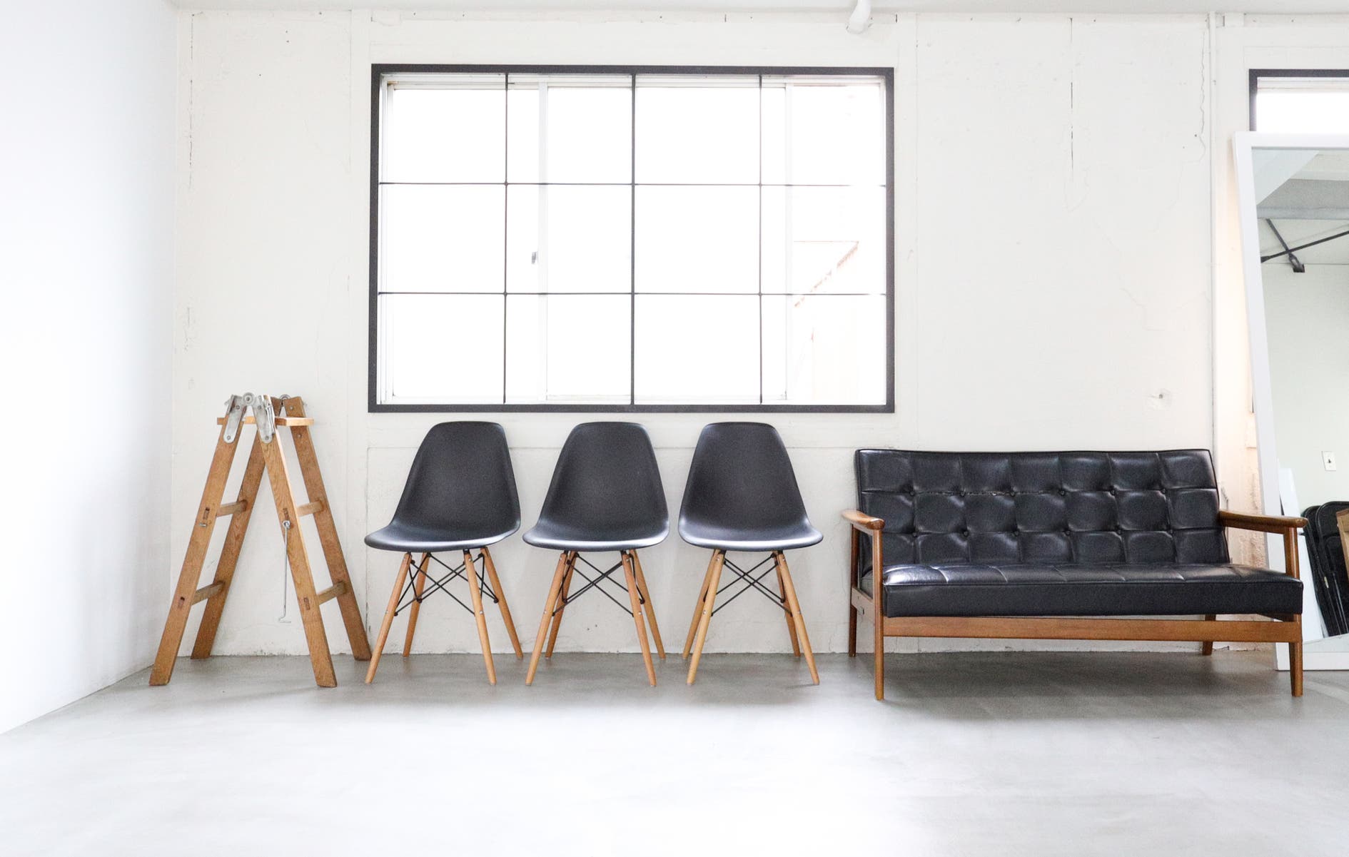 吹抜けのインダストリアルな倉庫型スタジオ。駐車車あり！ ２Fはモルタル床と白壁。の写真21