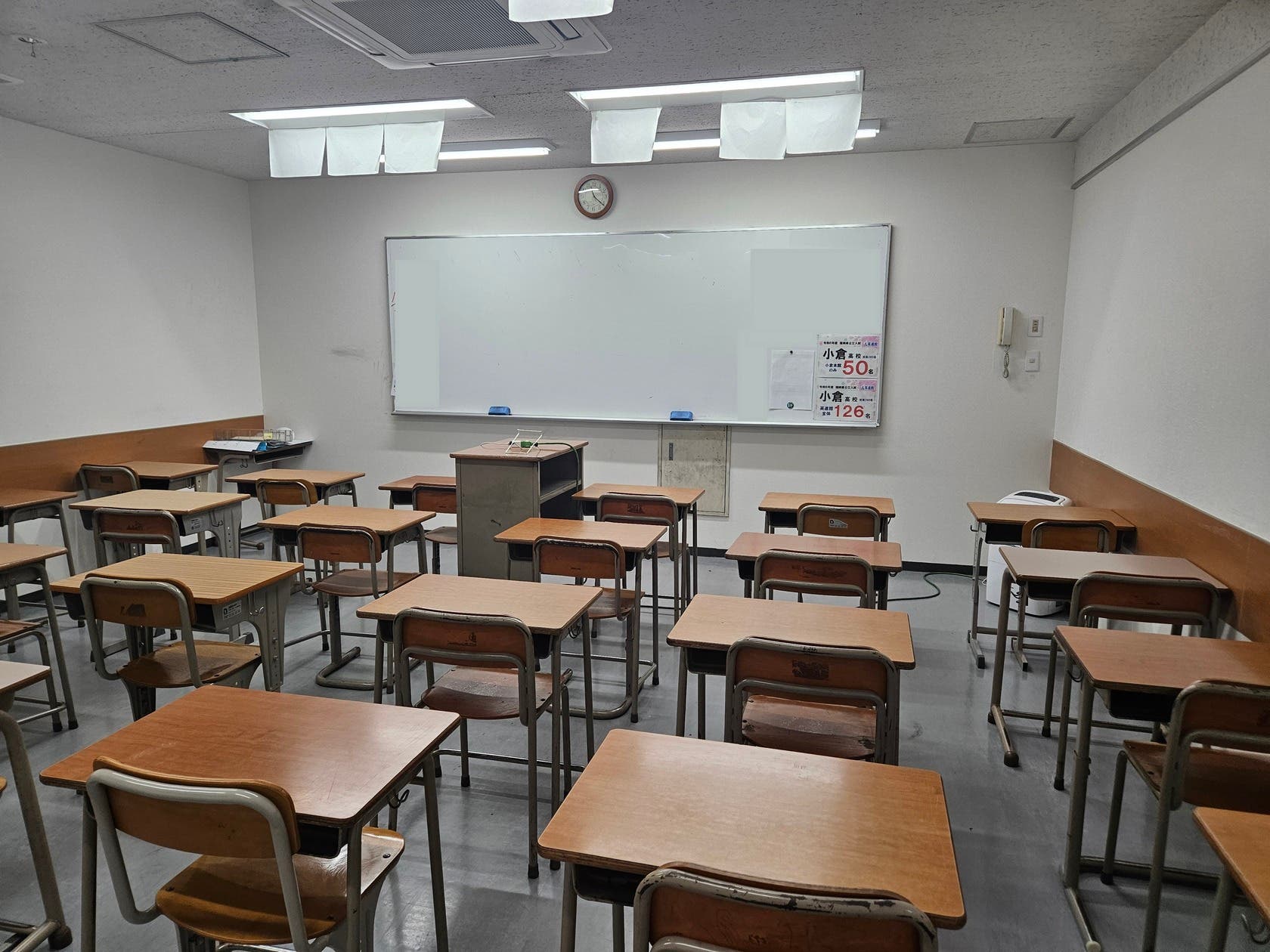 ＜英進館小倉本館レンタルスペース303教室＞18名収容教室💺セミナー/ワークショップ/会議/ボードゲームの写真1