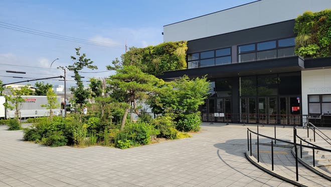 【最寄り駅から徒歩5分】クールジャパンパーク大阪大ホール・中ホールの間にある中庭。の写真17