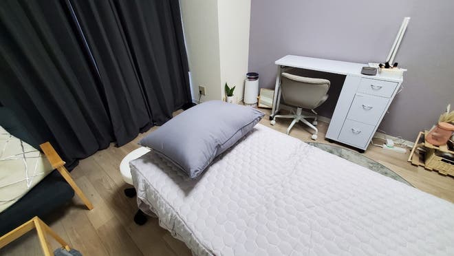 昇降式電動リクライニングベッド・ホワイトボード・タオル完備!ネイル施術もできるシェアサロンの写真12