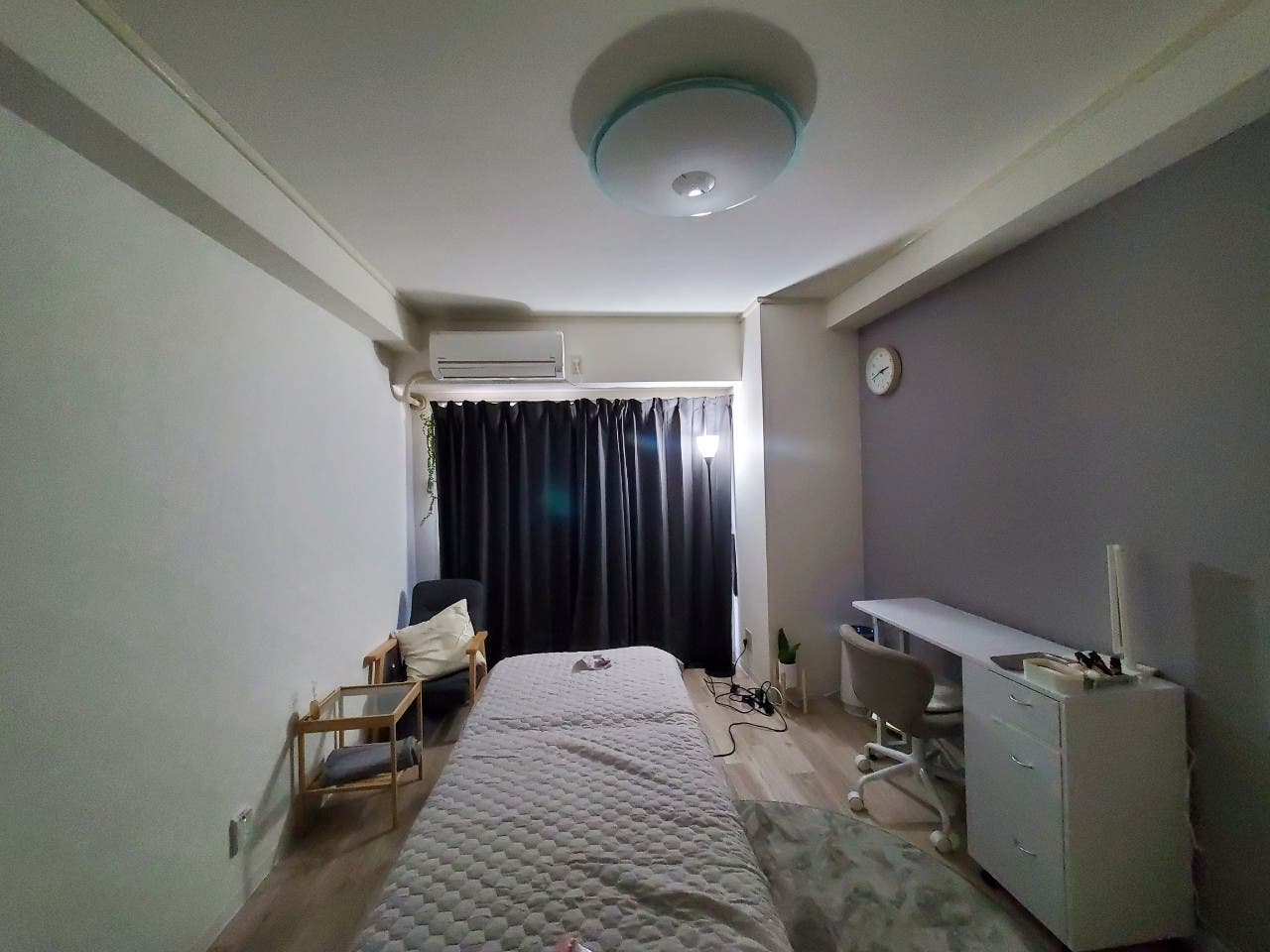 昇降式電動リクライニングベッド・ホワイトボード・タオル完備！ネイル施術もできるシェアサロンの写真13