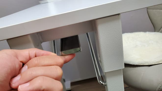 昇降式電動リクライニングベッド・ホワイトボード・タオル完備!ネイル施術もできるシェアサロンの写真22