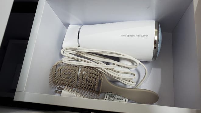 昇降式電動リクライニングベッド・ホワイトボード・タオル完備!ネイル施術もできるシェアサロンの写真27