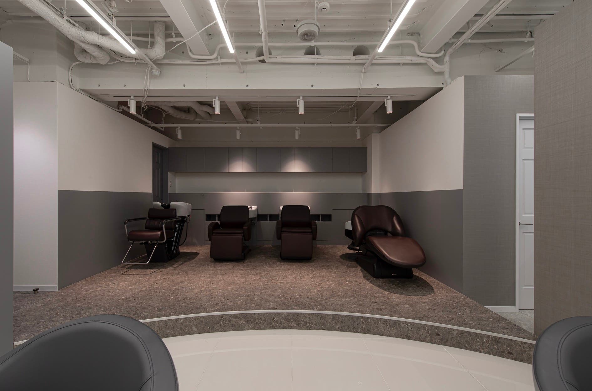 【EARTH 綾瀬店】カットオープン席★大型サロンに併設されたレンタルサロン✂︎フリーランス/個人練習/美容業に最適♪の写真5