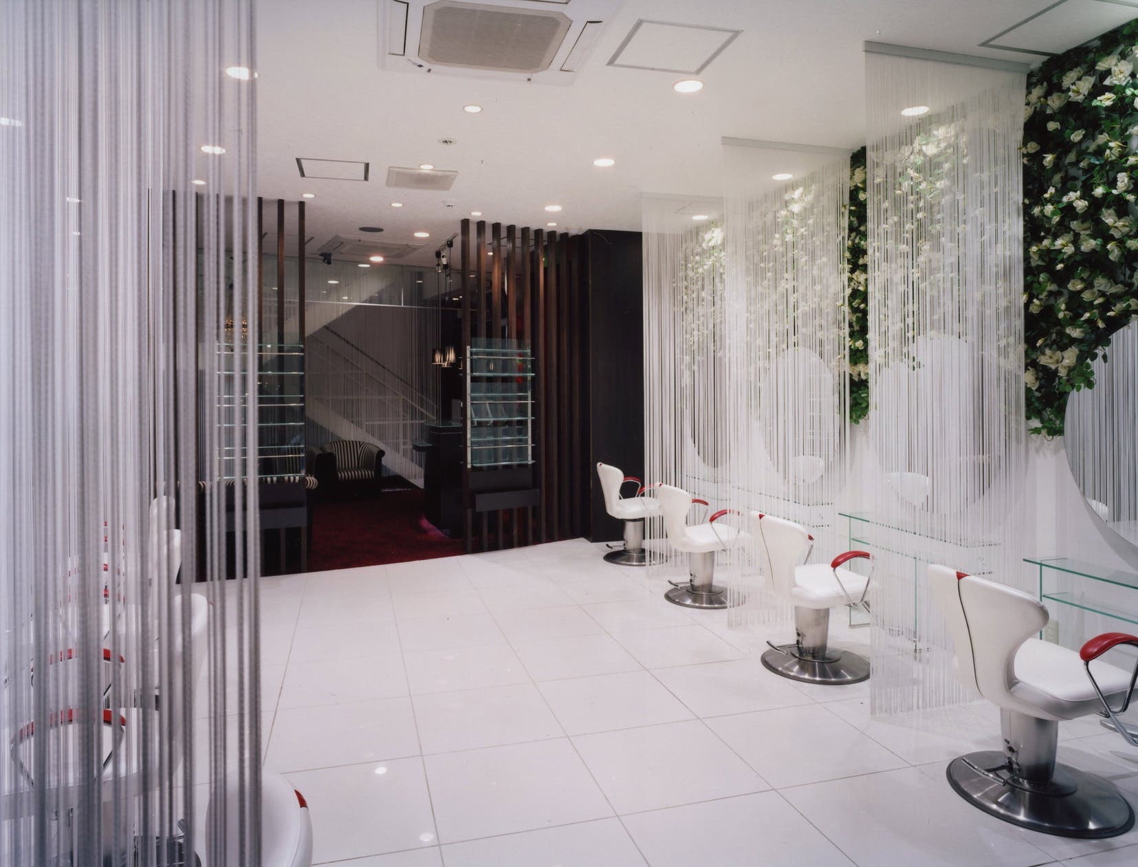 【EARTH 千葉店】カットオープン席★大型サロンに併設されたレンタルサロン✂︎フリーランス/個人練習/美容業に最適♪の写真1