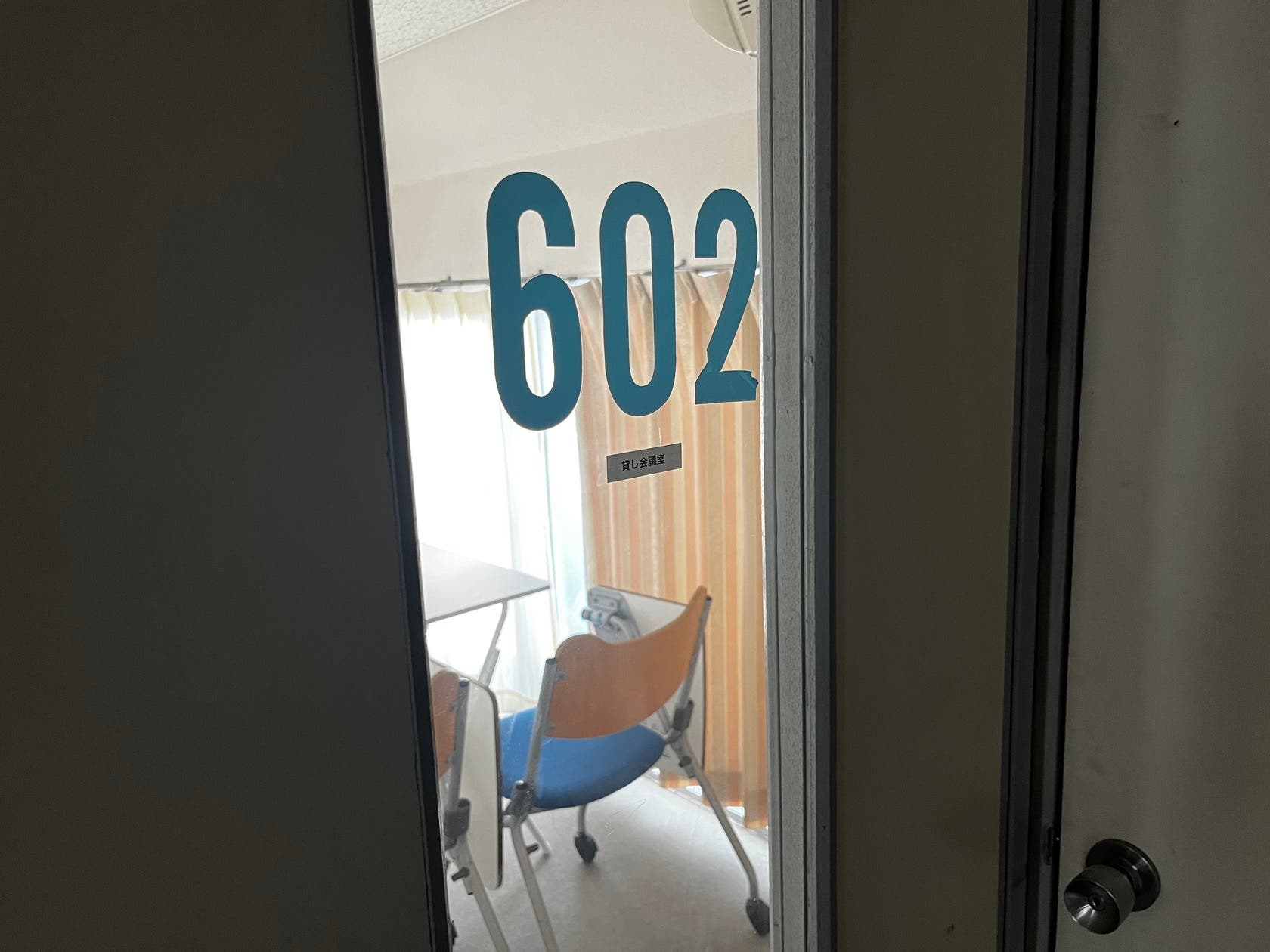 サンロード沿い✨４名までご利用可！ミーティング、テレワーク、お教室、撮影などに❗️の写真6