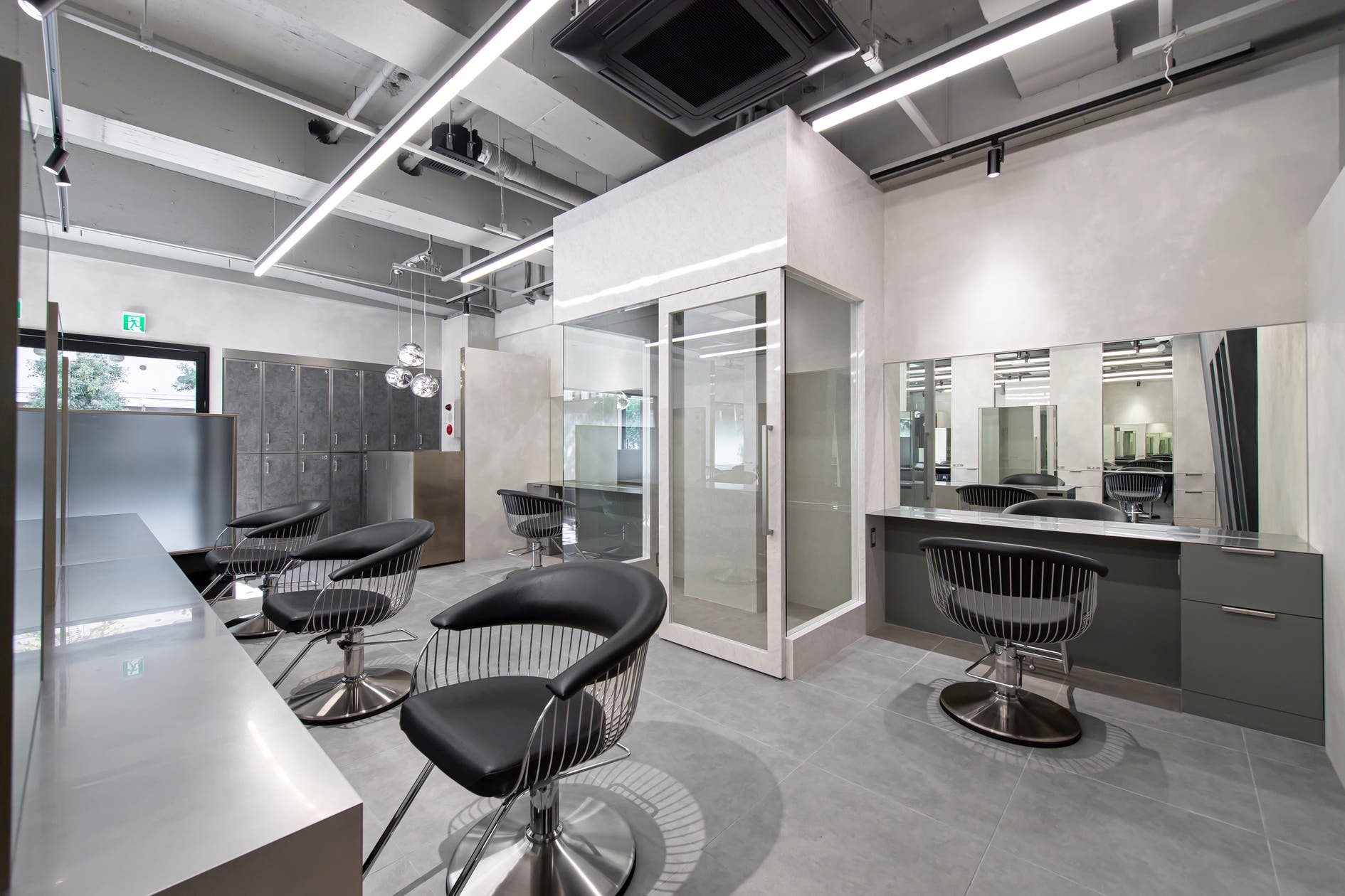 【EARTH 鶴見店】カットオープン席★大型サロンに併設されたレンタルサロン✂︎フリーランス/個人練習/美容業に最適♪の写真8