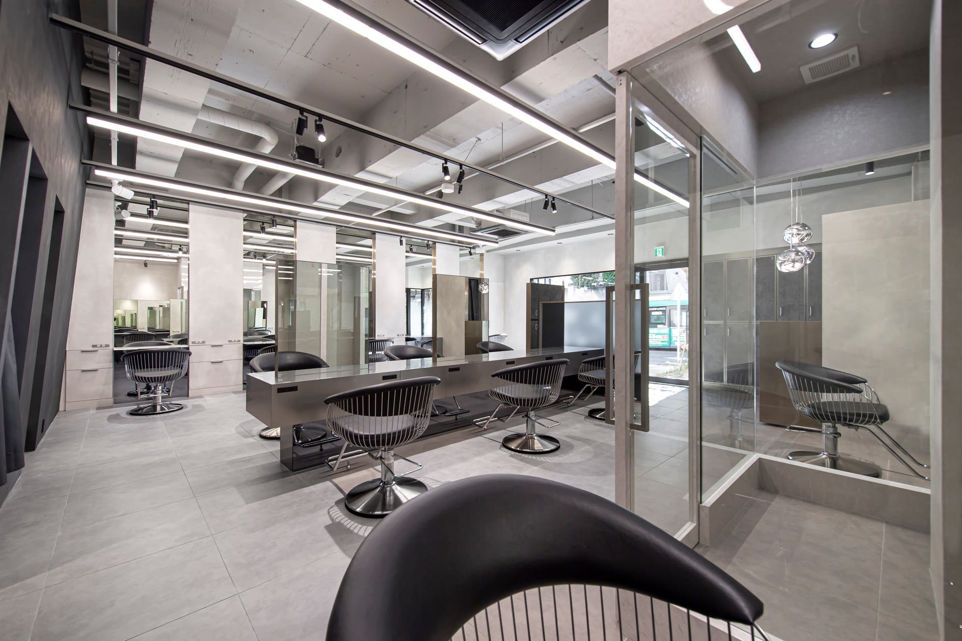 【EARTH 鶴見店】カットオープン席★大型サロンに併設されたレンタルサロン✂︎フリーランス/個人練習/美容業に最適♪の写真10