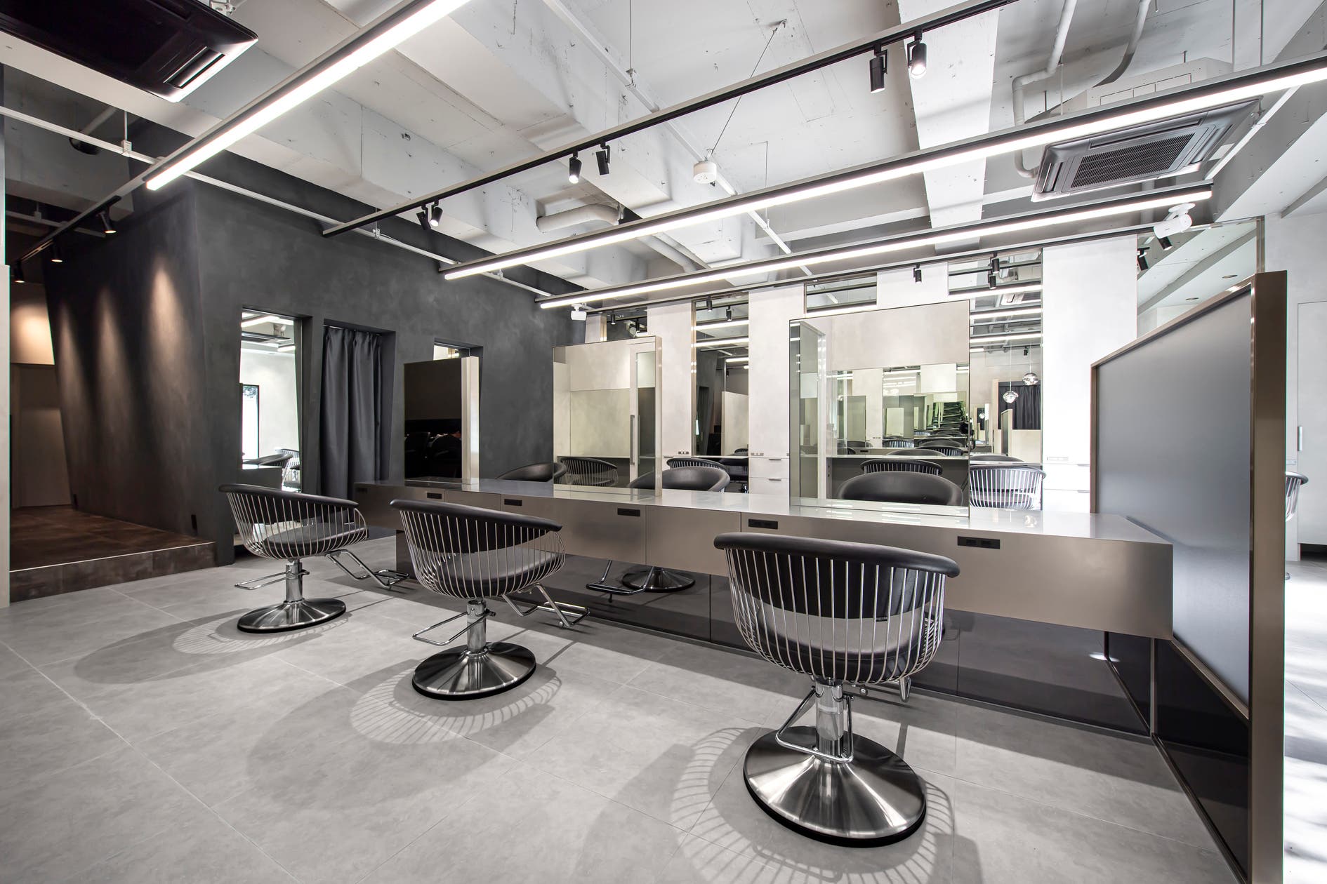 【EARTH 鶴見店】カットオープン席★大型サロンに併設されたレンタルサロン✂︎フリーランス/個人練習/美容業に最適♪の写真11