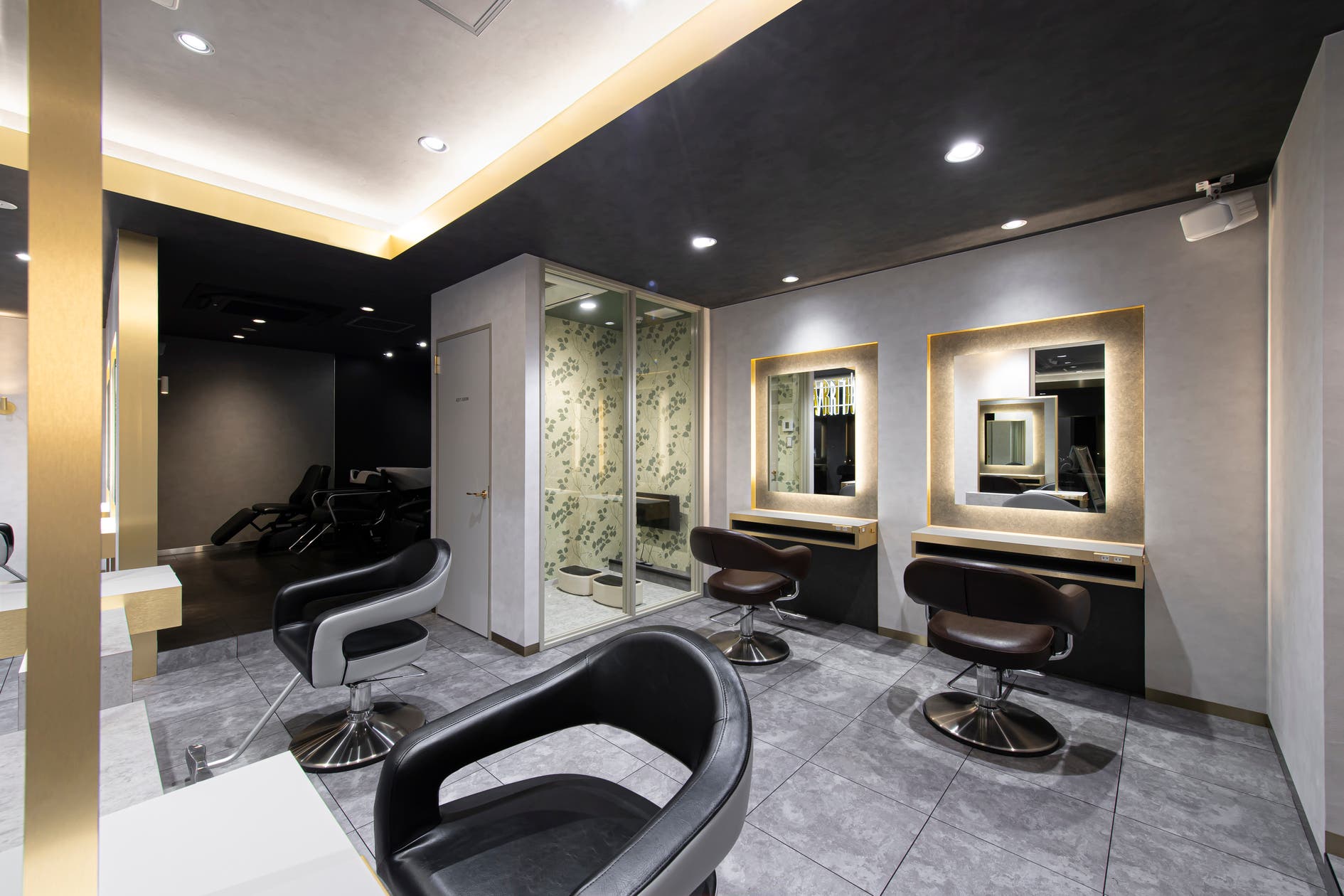 【EARTH 読谷店】カットオープン席★大型サロンに併設されたレンタルサロン✂︎フリーランス/個人練習/美容業に最適♪の写真5