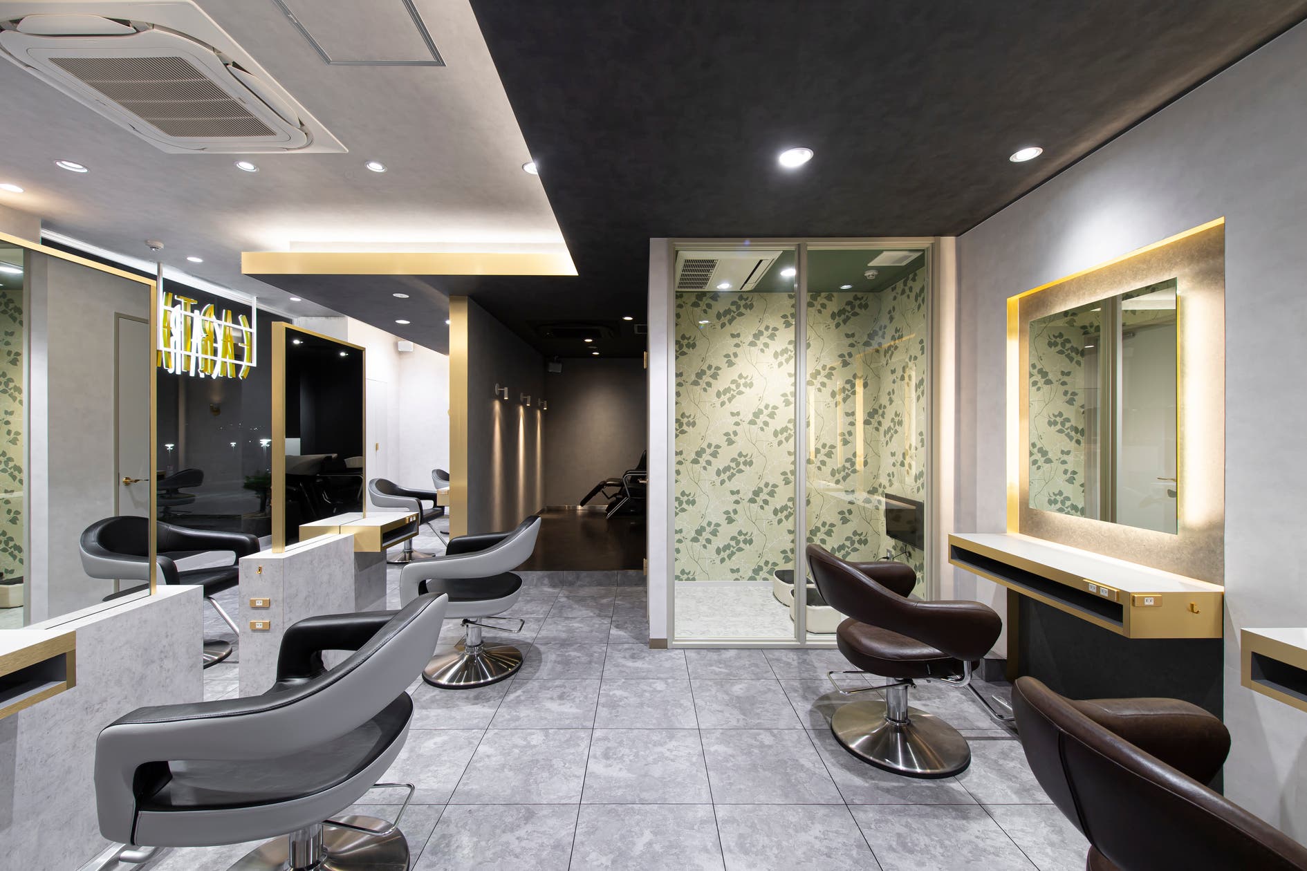 【EARTH 読谷店】カットオープン席★大型サロンに併設されたレンタルサロン✂︎フリーランス/個人練習/美容業に最適♪の写真6