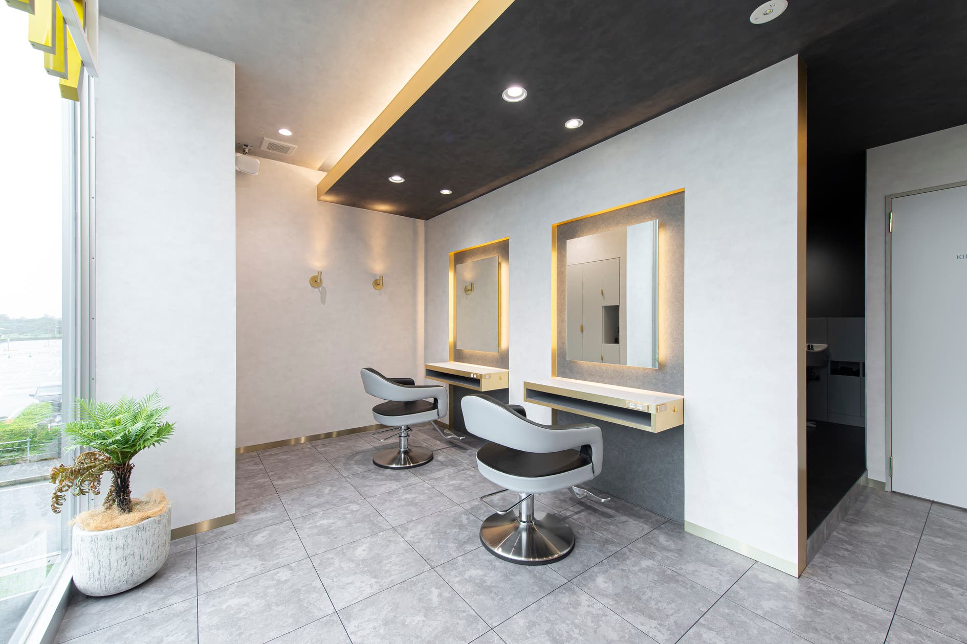 【EARTH 読谷店】カットオープン席★大型サロンに併設されたレンタルサロン✂︎フリーランス/個人練習/美容業に最適♪の写真10