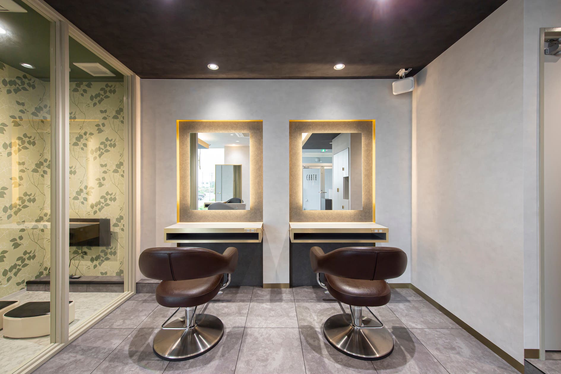 【EARTH 読谷店】カットオープン席★大型サロンに併設されたレンタルサロン✂︎フリーランス/個人練習/美容業に最適♪の写真11