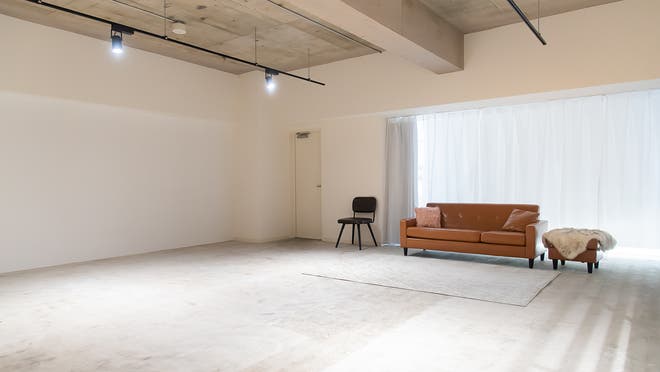 【新規OPEN レビュー割🎉】三軒茶屋駅徒歩2分!撮影📷展示会👗YouTube🎥会議&セミナーなどに便利♪広々した多目的スペースの写真1