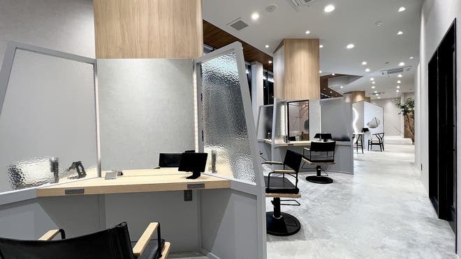 【EARTH 笛吹店】カットオープン席★大型サロンに併設されたレンタルサロン✂︎フリーランス/個人練習/美容業に最適♪の写真3