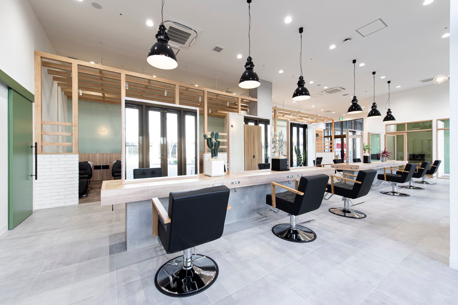 【EARTH 若葉台店】カットオープン席★大型サロンに併設されたレンタルサロン✂︎フリーランス/個人練習/美容業に最適♪の写真5