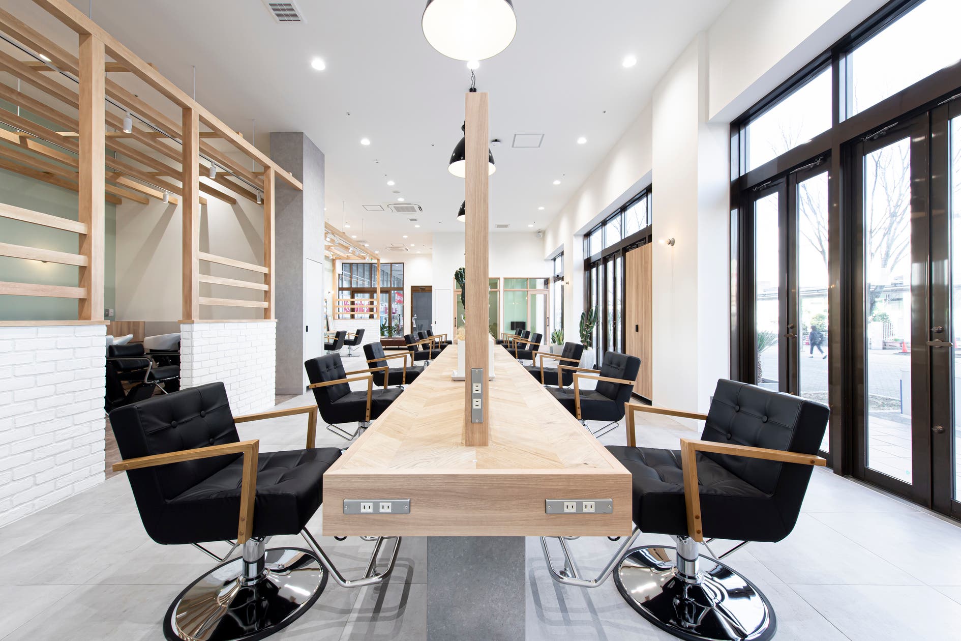 【EARTH 若葉台店】カットオープン席★大型サロンに併設されたレンタルサロン✂︎フリーランス/個人練習/美容業に最適♪の写真6