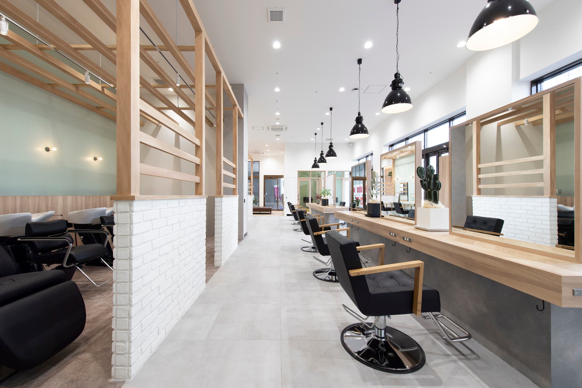 【EARTH 若葉台店】カットオープン席★大型サロンに併設されたレンタルサロン✂︎フリーランス/個人練習/美容業に最適♪の写真7