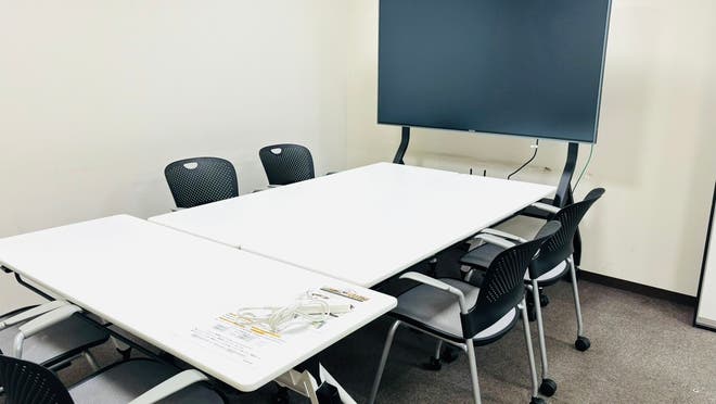 【レンタルオフィスMICAN:会議室B】大井町徒歩2分・最大6名着席可能の写真1