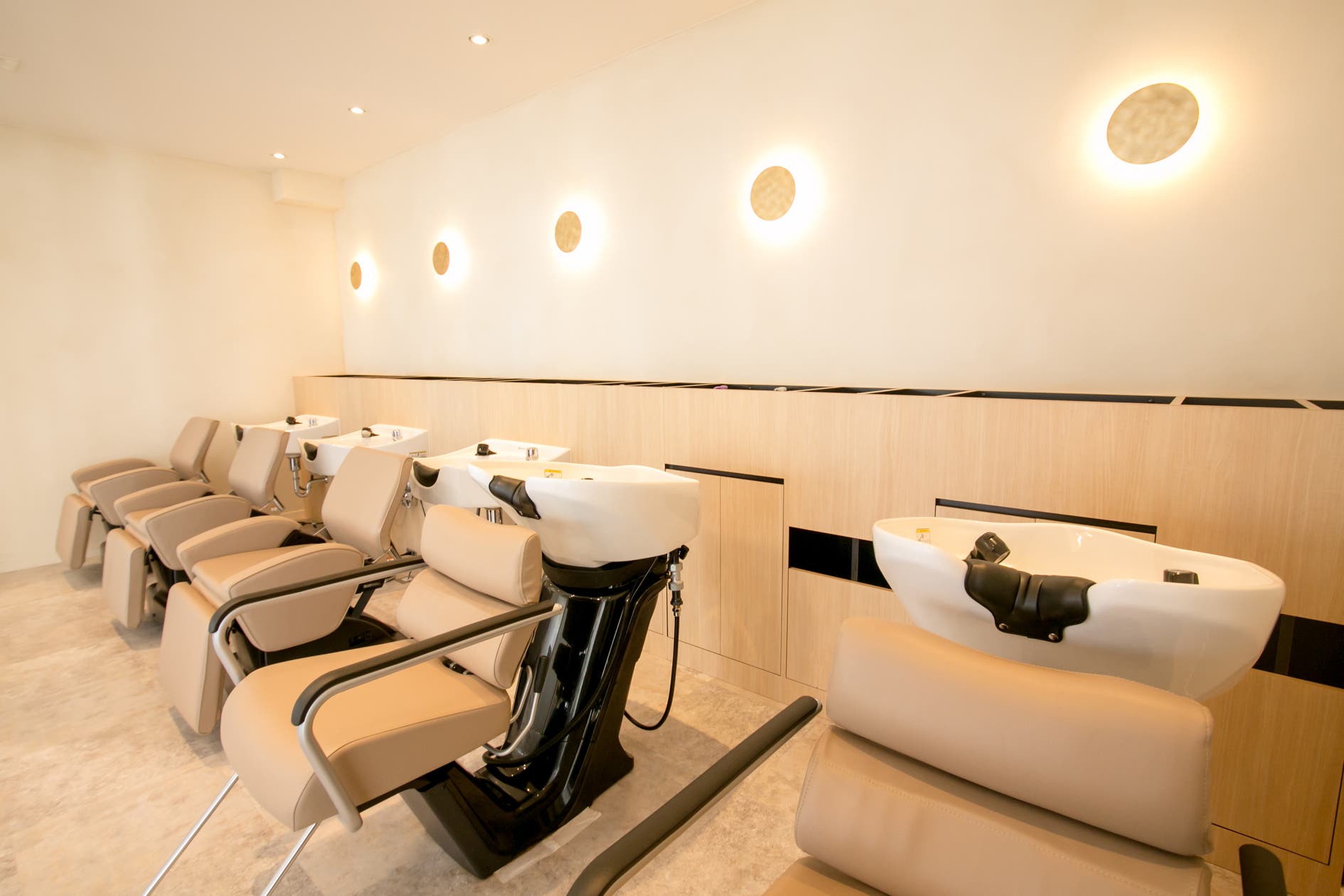 【EARTH 小禄店】カットオープン席★大型サロンに併設されたレンタルサロン✂︎フリーランス/個人練習/美容業に最適♪の写真4