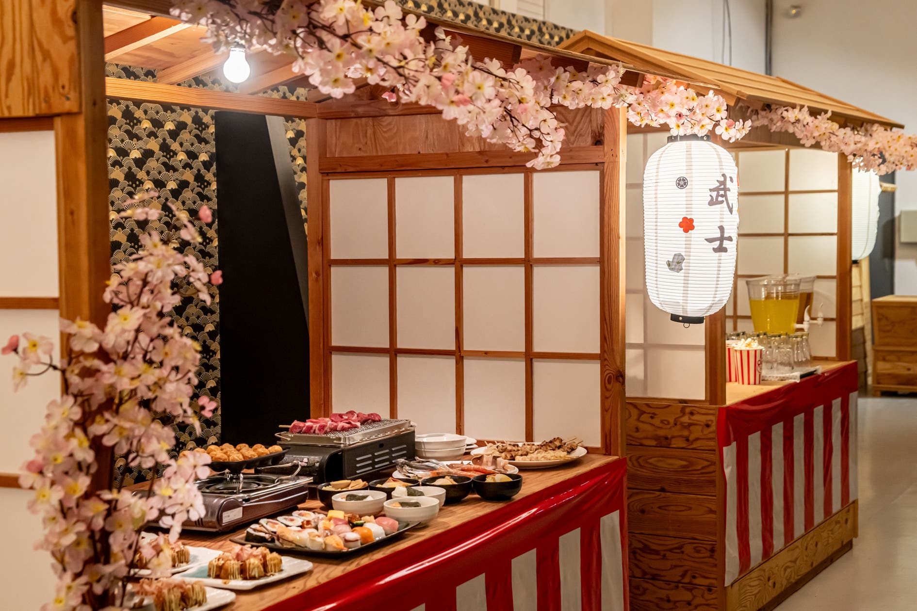 りんくうタウン駅徒歩3分相撲もできちゃう？大型スペース貸し出します！の写真2