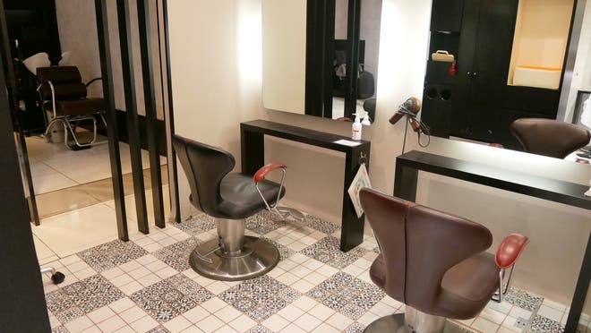 【EARTH 恵比寿店】カットオープン席★大型サロンに併設されたレンタルサロン✂︎フリーランス/個人練習/美容業に最適♪の写真1