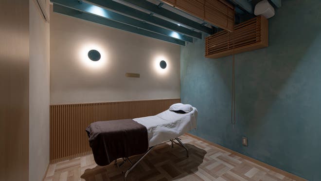 【EARTH 小禄店】エステ専用席★大型サロンに併設されたレンタルサロン✂︎フリーランス/個人練習/美容業に最適♪の写真1