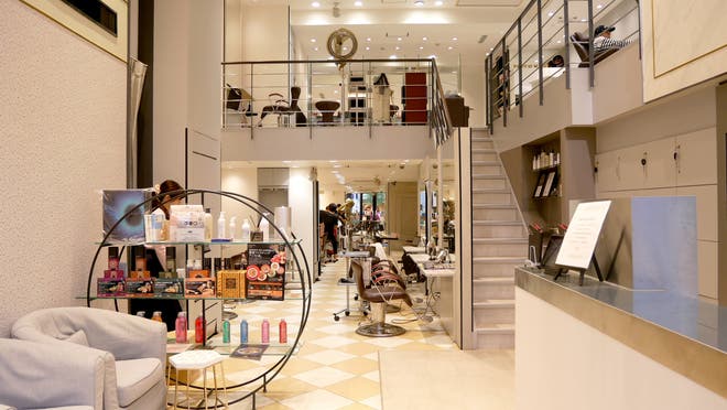 【EARTH 銀座店】カットオープン席★大型サロンに併設されたレンタルサロン✂︎フリーランス/個人練習/美容業に最適♪の写真2